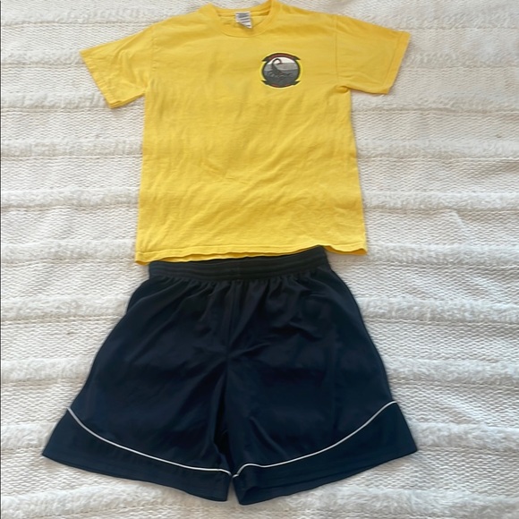 Gildan | Tops | Gildan 0 Preshrunk Cotton Scorpian Yellow Tshirt Black ...